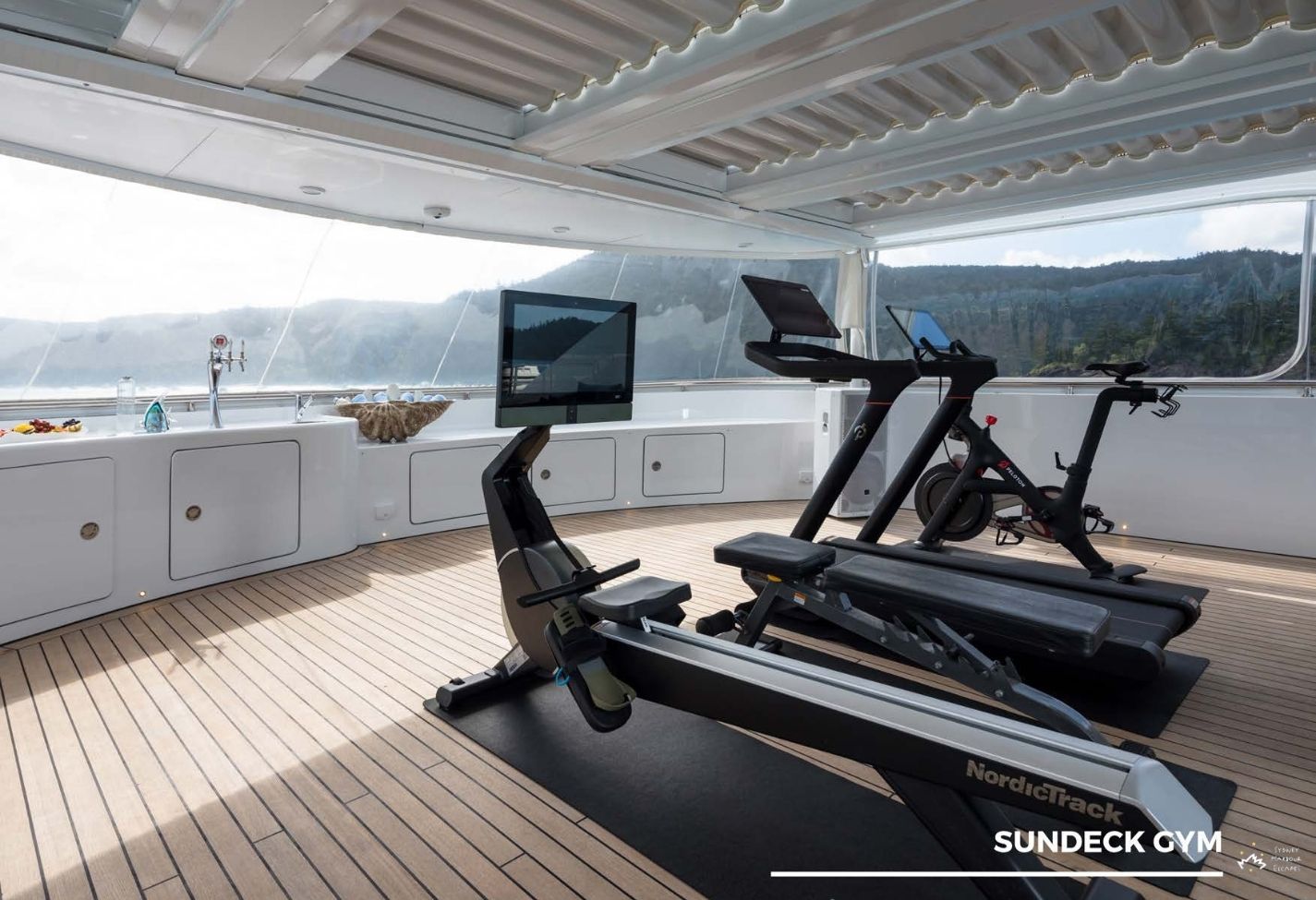 Mischief Boat Hire - Luxury Superyacht Charter - Sydney Harbour