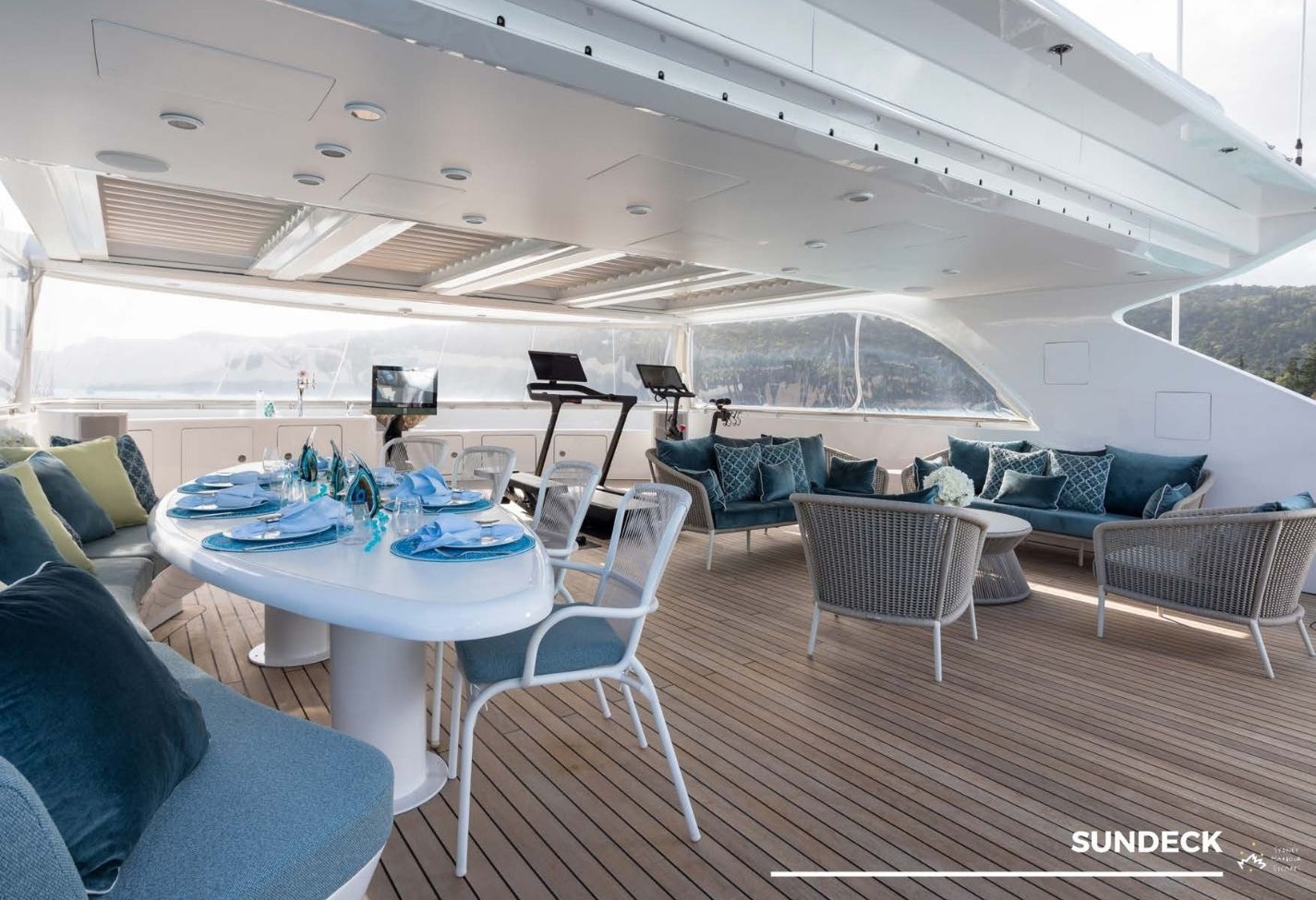Mischief Boat Hire - Luxury Superyacht Charter - Sydney Harbour