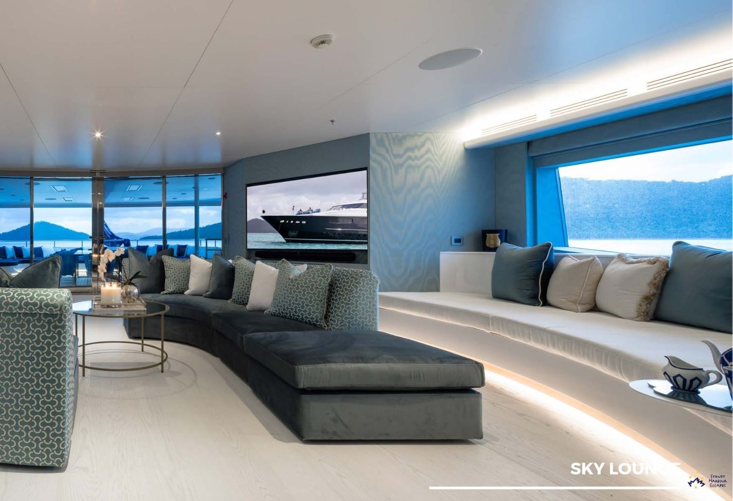 Mischief Boat Hire - Luxury Superyacht Charter - Sydney Harbour