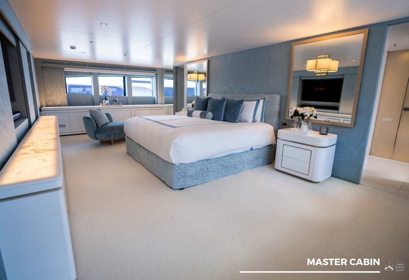 Mischief Boat Hire - Luxury Superyacht Charter - Sydney Harbour