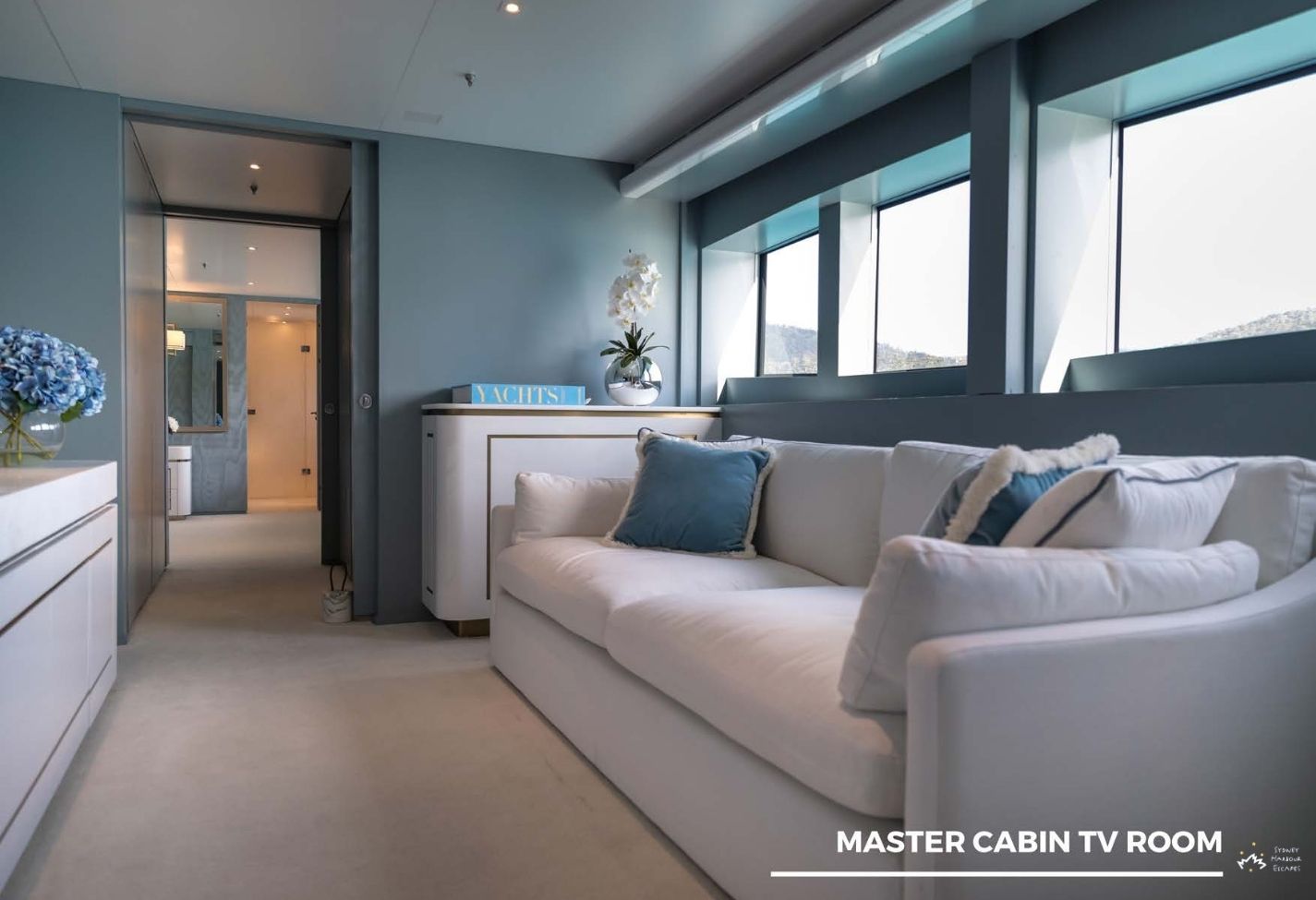 Mischief Boat Hire - Luxury Superyacht Charter - Sydney Harbour