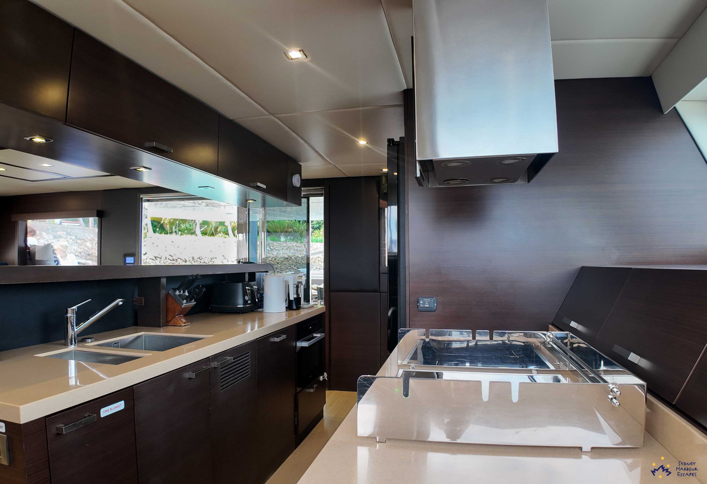 SV Feng Boat Hire - Private Party Boat Charter - Sydney Harbour