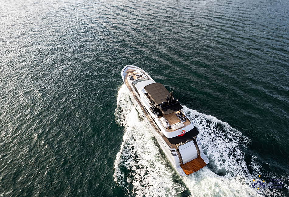 Shadow Boat Hire - Luxury Superyacht Charter - Sydney Harbour