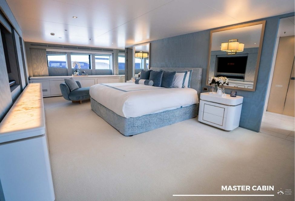Mischief Boat Hire - Luxury Superyacht Charter - Sydney Harbour